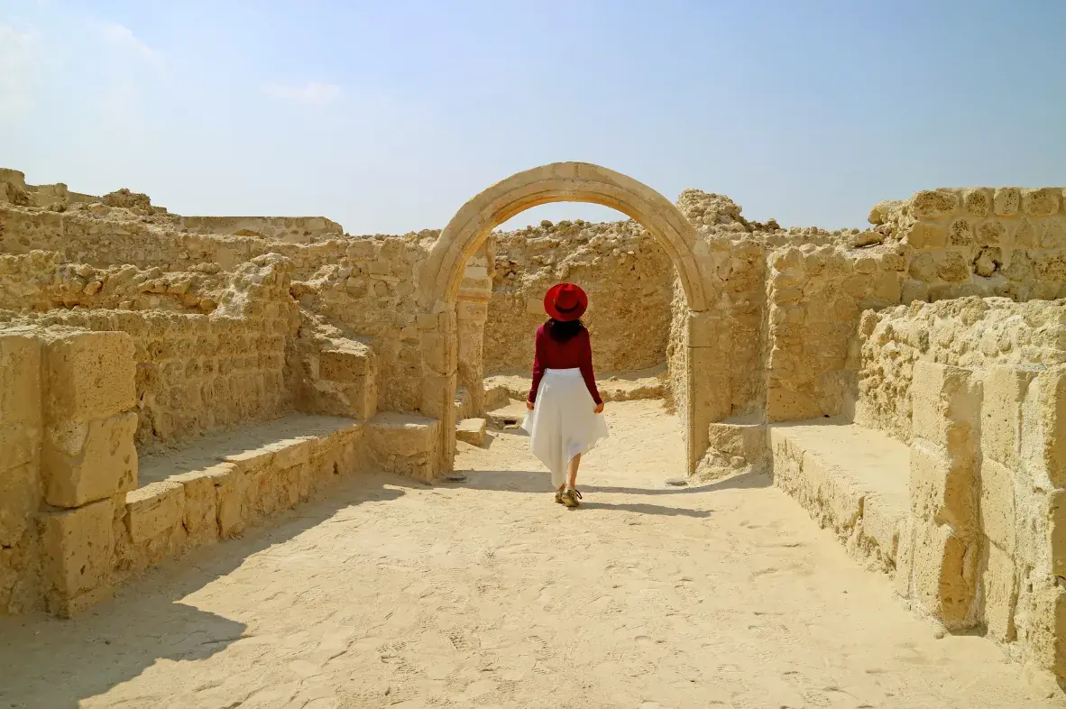 Cash and ATMs in Bahrain: Top Travel guide on fees, limits, cards