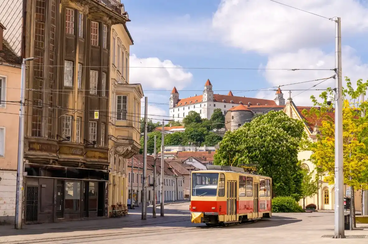 Cash and ATMs in Slovakia: Top Travel Guide on fees, limits, cards